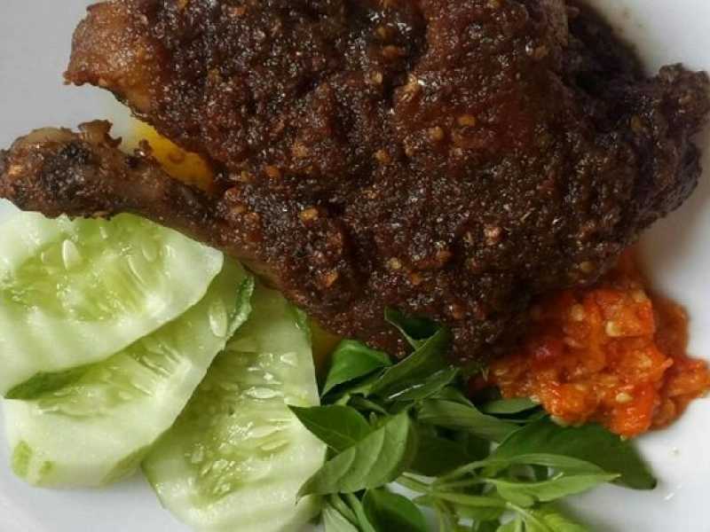 Resep Bebek Bumbu Hitam Khas Madura, Nikmat dan Bikin Nagih