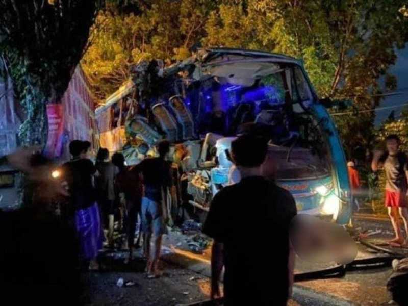 Kecelakaan Maut Bus Pariwisata Bawa Peziarah Wali vs Truk di Gresik, 5 Orang Tewas