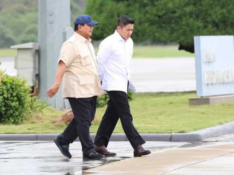 Momen Prabowo Subianto Tegur Mayor Teddy di Depan Umum, Singgung Jokowi